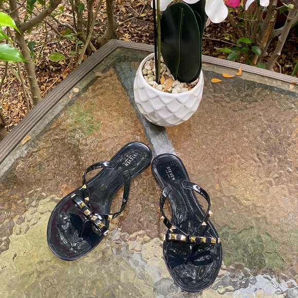 Steven By Steve Madden | Shoes | Steven Black Bow Gold Studded Flip ...